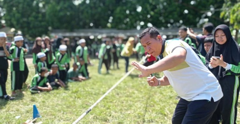 MTs Negeri 2 Kotamobagu | MTs Negeri 2 Kotamobagu Gelar Lomba tarik tambang antar kelas dalam ...